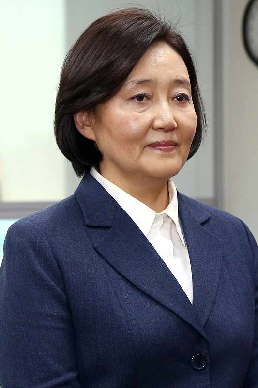 취재진 맞이하는 박영선[포토] 민중의소리