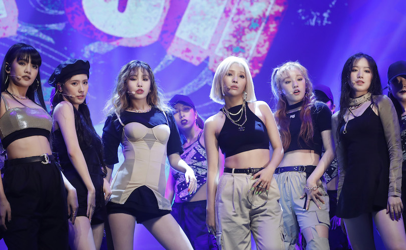 [종합] (여자)아이들, 붐뱁 스타일의 ‘Uh-Oh’로 시작하는 네 번째 도전 - 민중의소리