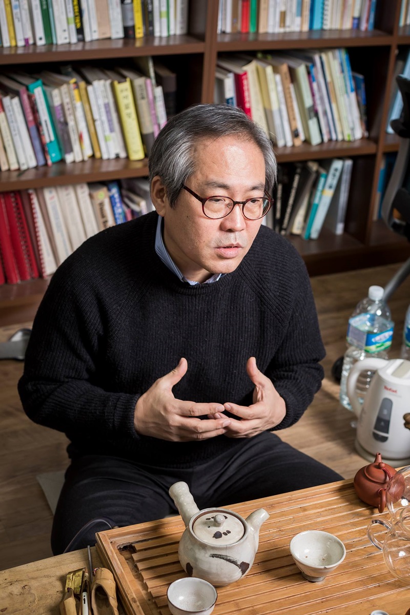 정부 훈장 거부한 교수의 직언 “자격 없는 대통령의 훈장이 무슨 의미” - 민중의소리