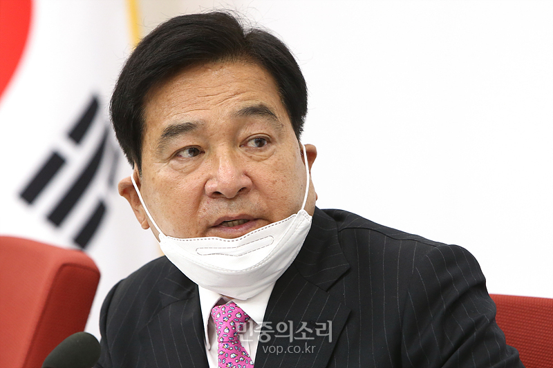 내부 반발에도 ‘김종인 비대위’ 밀어붙인 심재철, 28일 전국위에서 의결 - 민중의소리