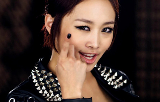 니콜 깐콜 애칭에 활짝...카라 니콜, 헤어스타일 변천사는? - 민중의소리