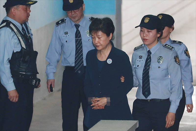 재판 의지 없는 박근혜, 국선 변호인 접견도 거부하고 있다 - 민중의소리